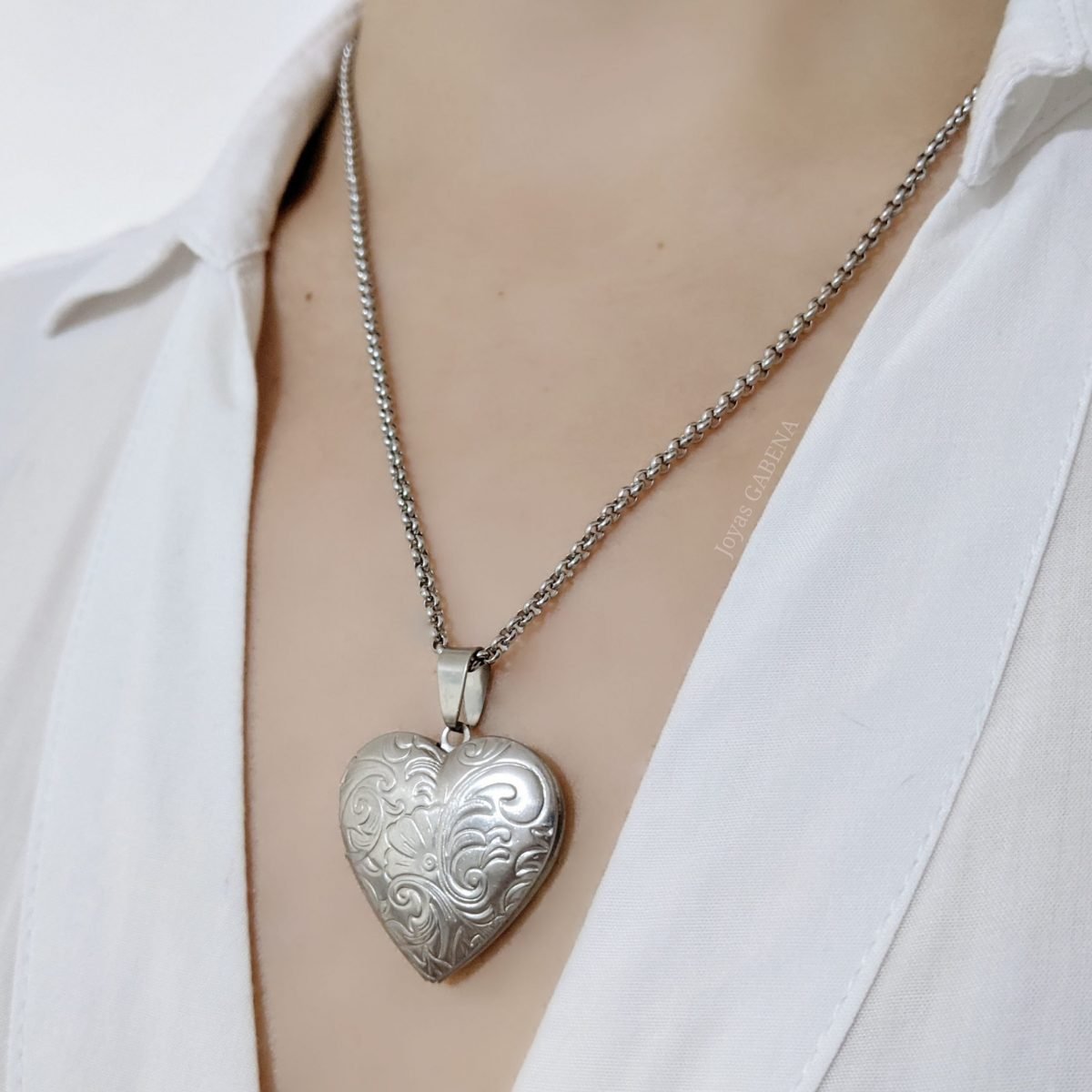 Relicario Corazón Chico Acero Quirúrgico - Joyas GABENA