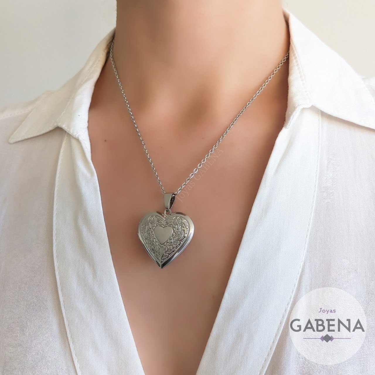 Relicario Corazón Mediano Acero Quirúrgico - Joyas GABENA