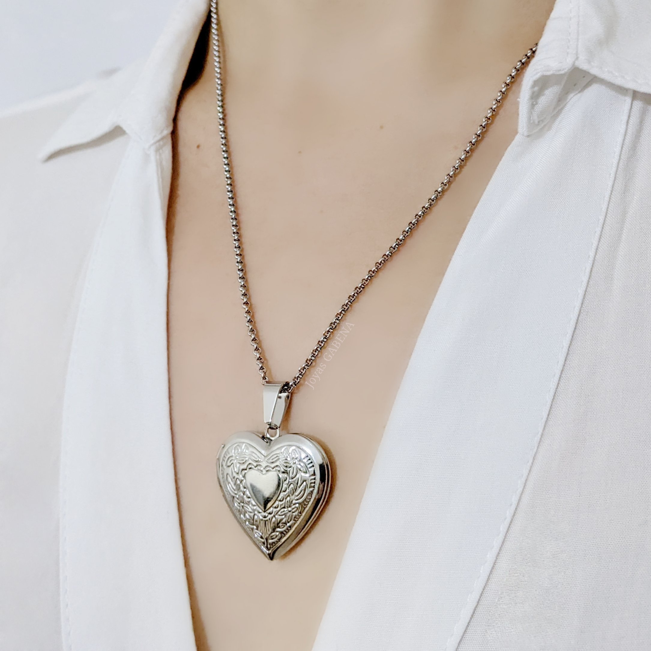 Relicario Corazón Mediano Acero Quirúrgico - Joyas GABENA